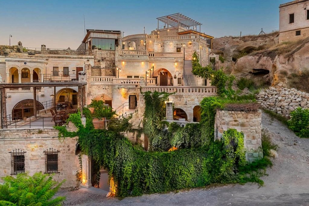 15 Best Hotels in Cappadocia, Turkey: Budget to Luxurious (2025)